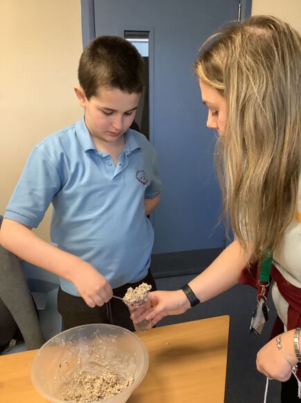 Class 19 Make Bird Feeders - Latest News - Thomas Bewick School